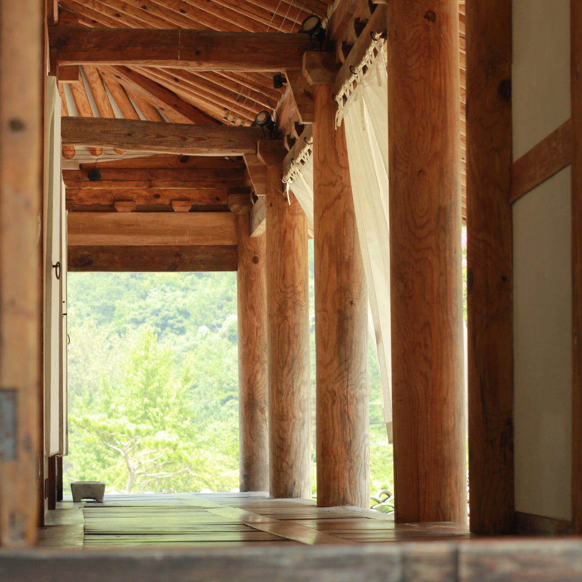 Awon Hanok Stay - Seoul Lane Korean Ceramics